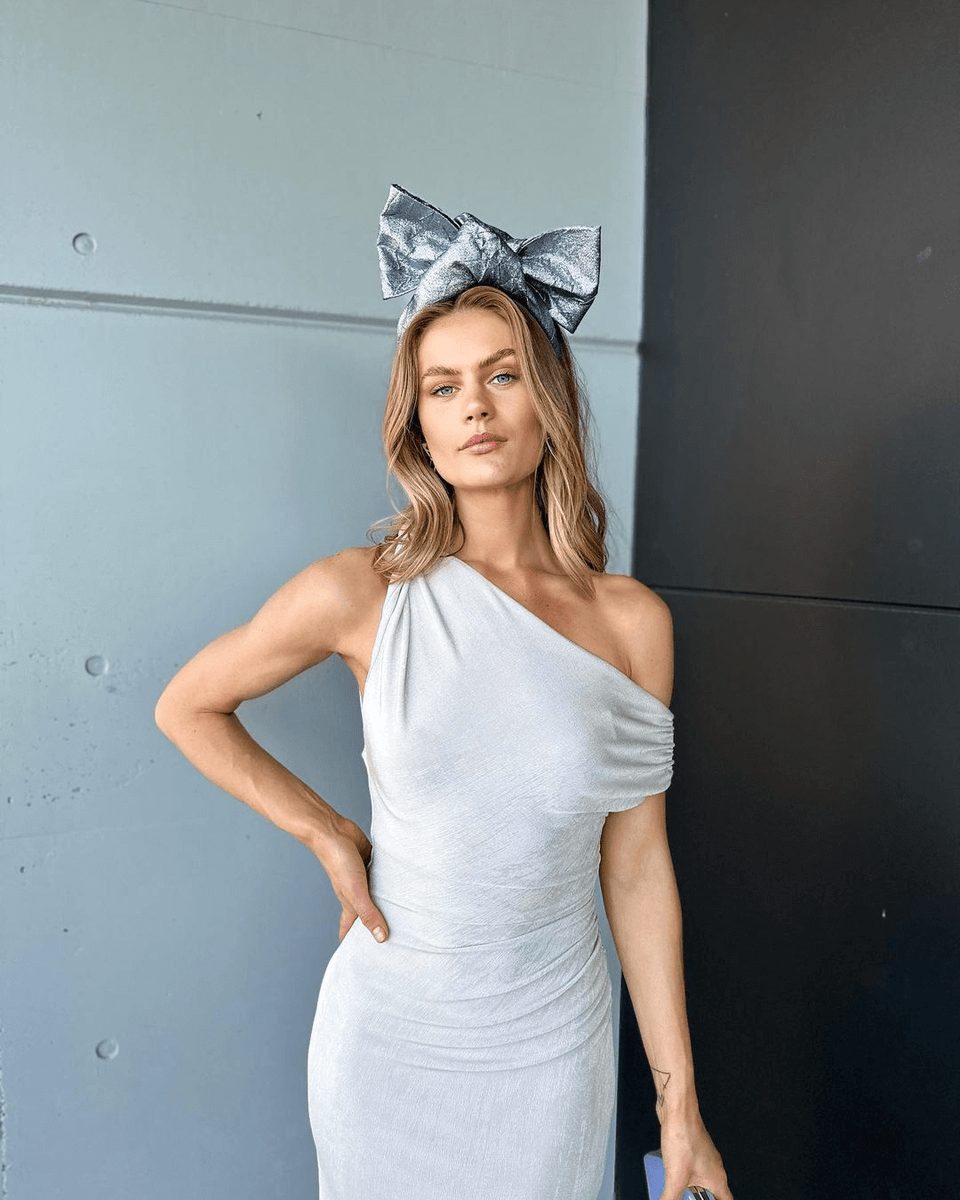 Jordan Simek stuns in "CYNDI" – FORD MILLINERY